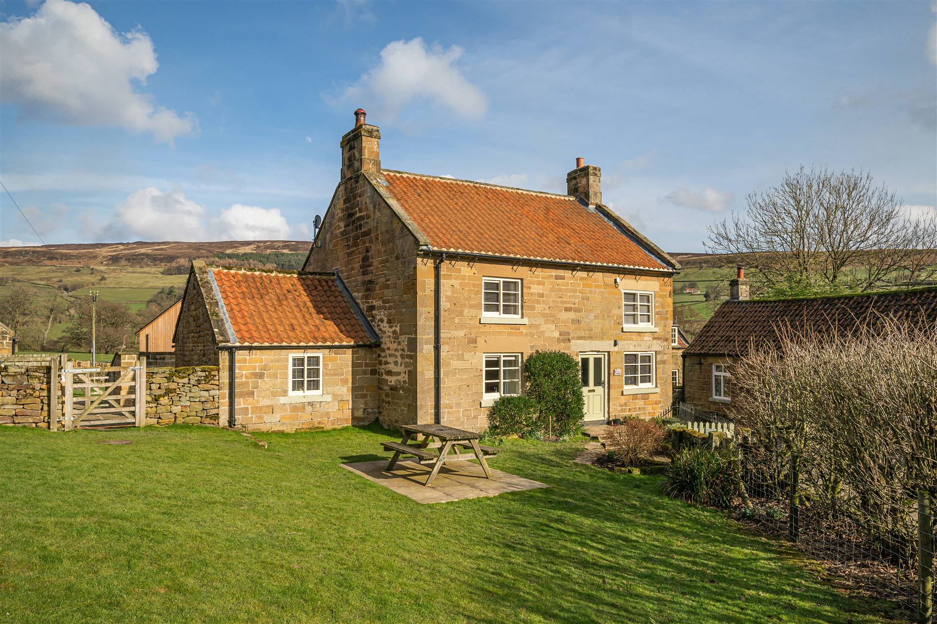 West View Cottage: Luxury Three Bedroom Holiday Cottage in North ...
